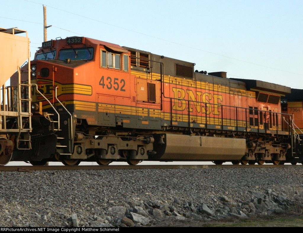 BNSF 4352